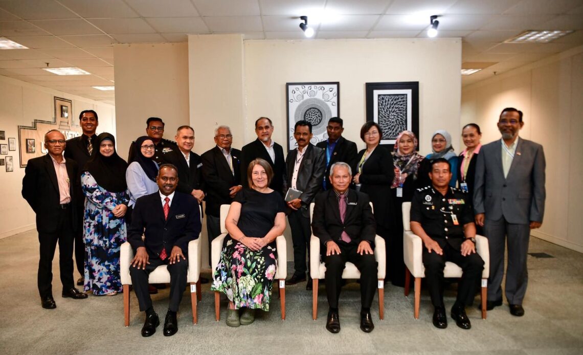 LAWATAN OLEH PEGAWAI HIS MAJESTY’S PRISON AND PROBATION SERVICE (HMPPS ...