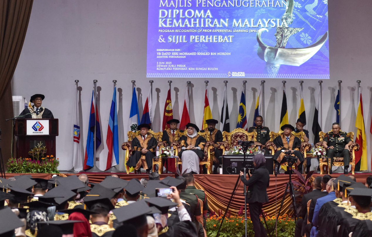 SIJIL PERHEBAT: PLATFORM TRANSFORMASI KERJAYA VETERAN ATM - Liputan ...